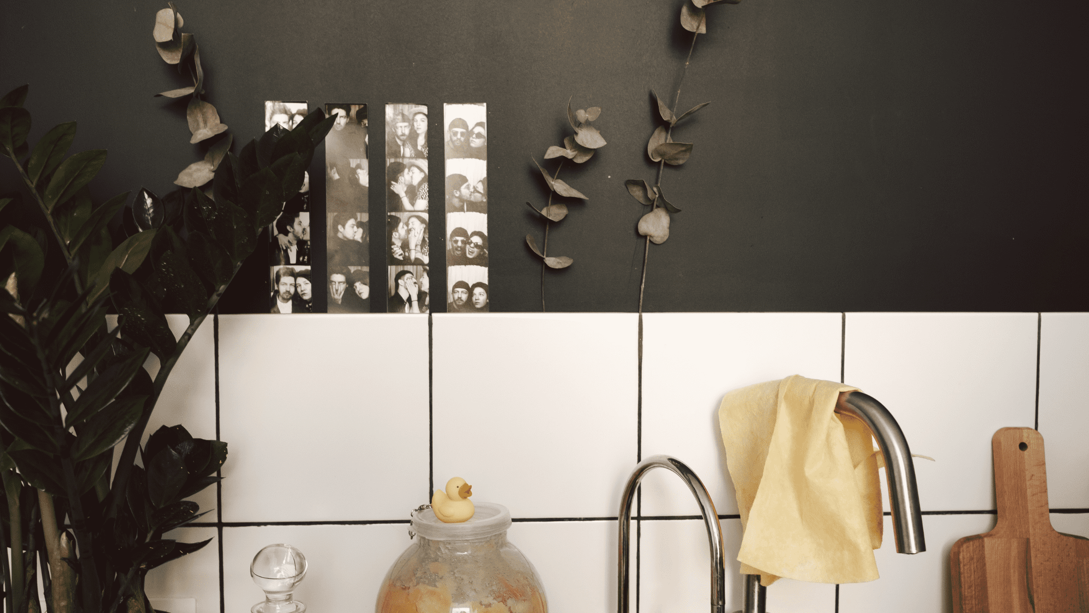 Solid Slab or Tile Backsplash: Which Design Will Look Best in Your Kitchen?